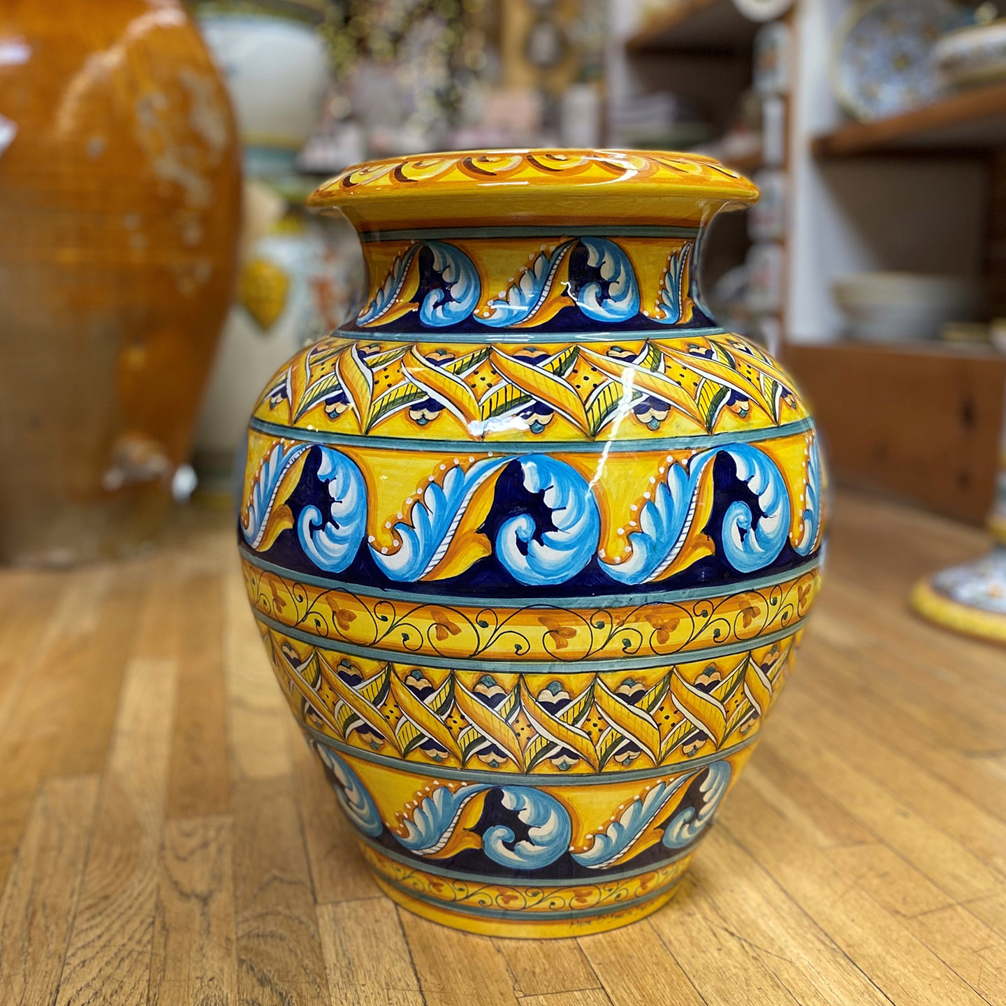 Deruta Geometrico Yellow Urn - Italian Pottery Outlet
